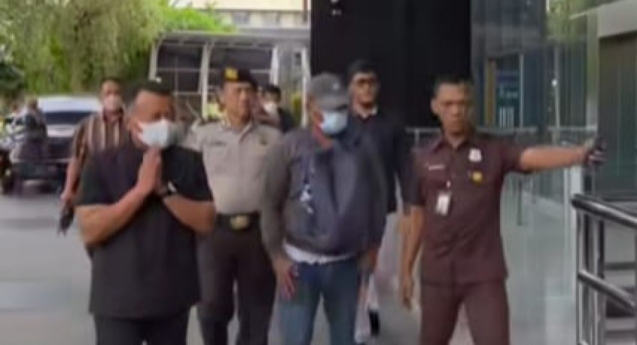 Dikenal Santun dan Supel, Ini Sosok Elly Widodo Adik Bupati Ponorogo ...